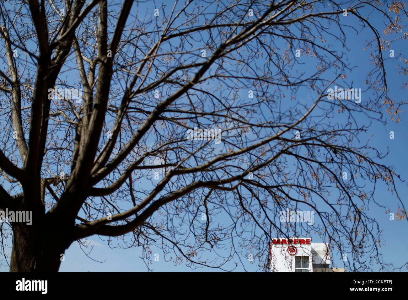 Mapfre logo hi-res stock photography and images - Alamy