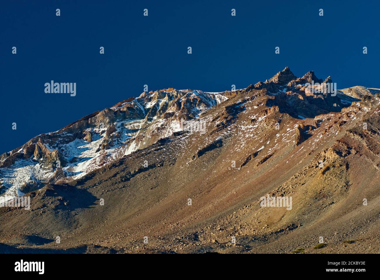 Mount shasta avalanche hi-res stock photography and images - Alamy