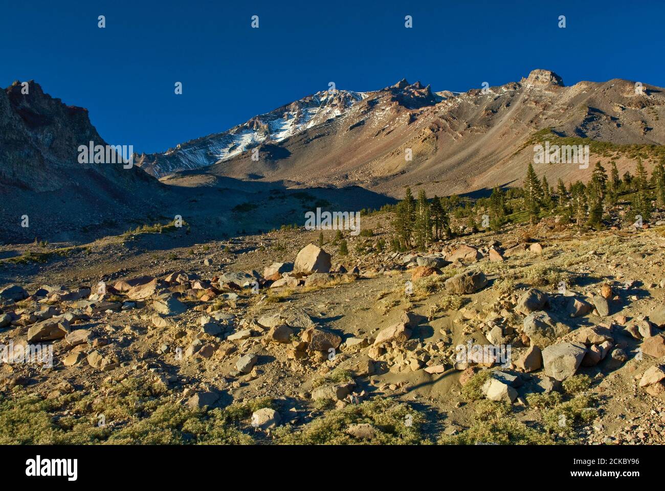 Mount shasta avalanche hi-res stock photography and images - Alamy