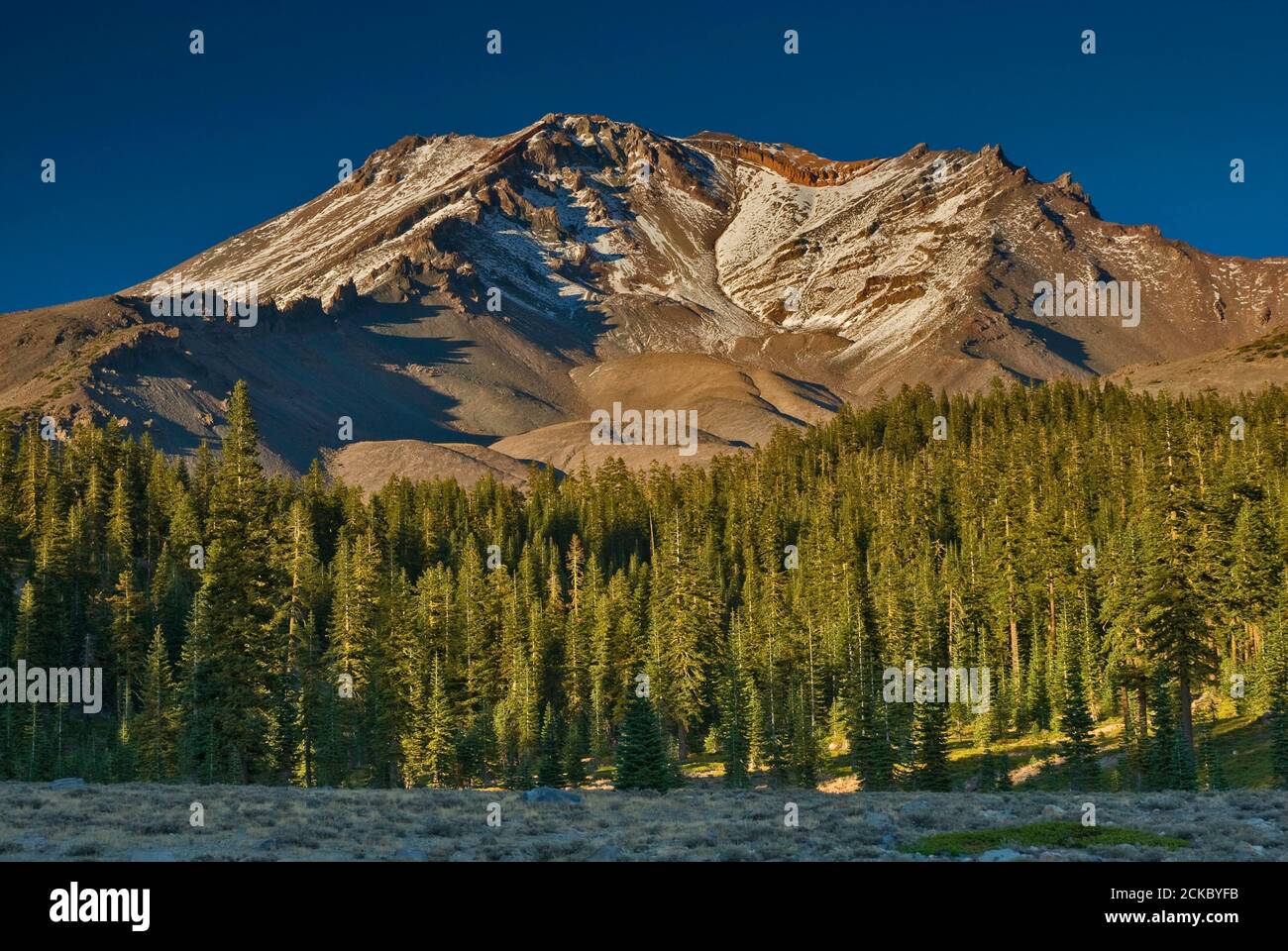 Mount shasta avalanche hi-res stock photography and images - Alamy