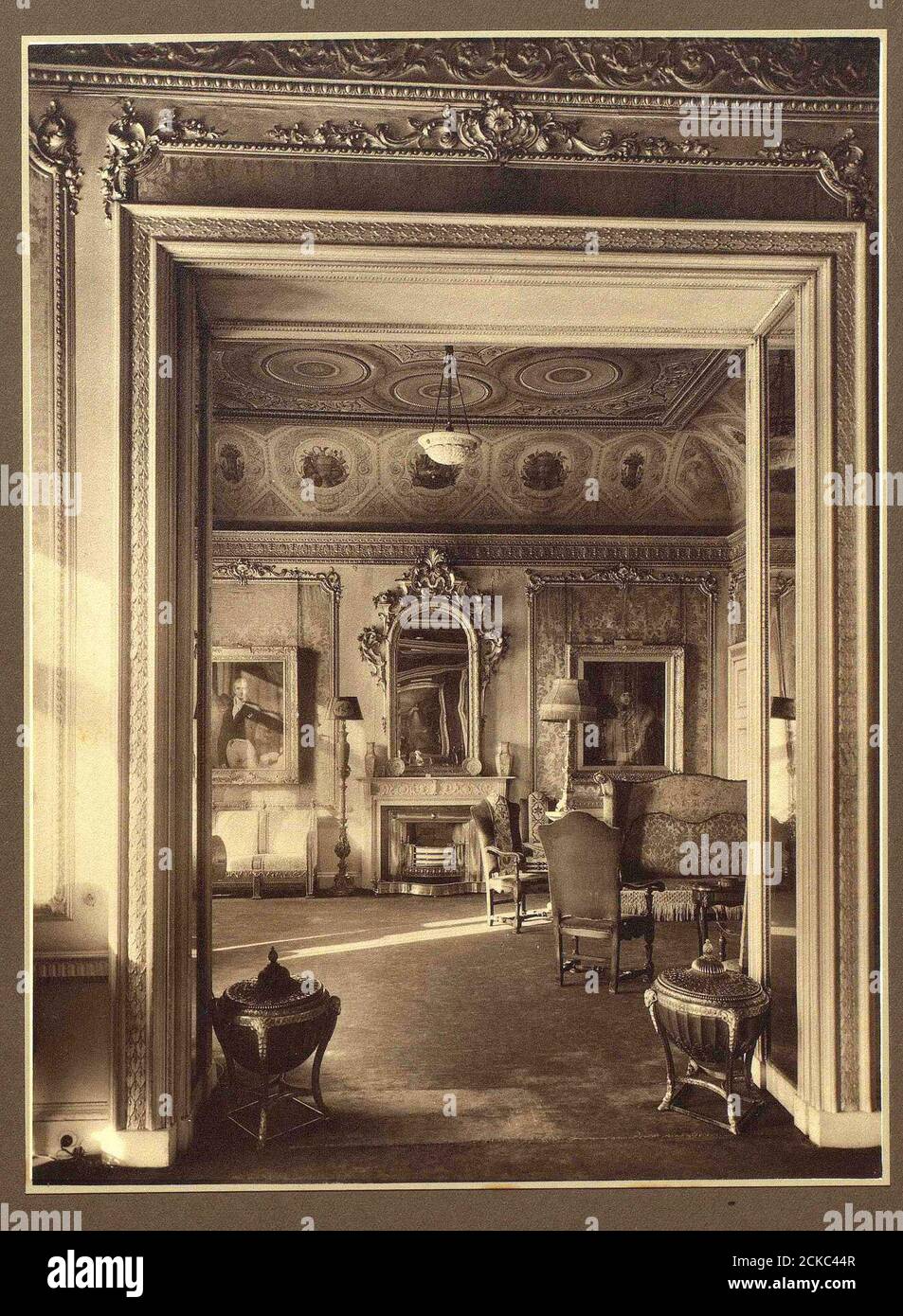 The drawing room at Londonderry House, Park Lane, London Stock Photo ...