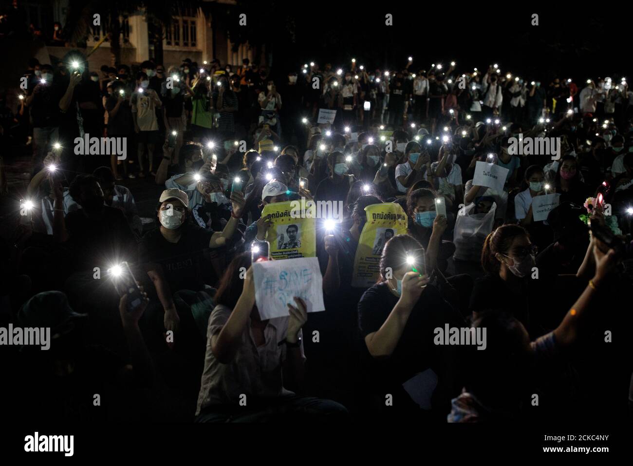 Thai protest phone hi-res stock photography and images - Alamy