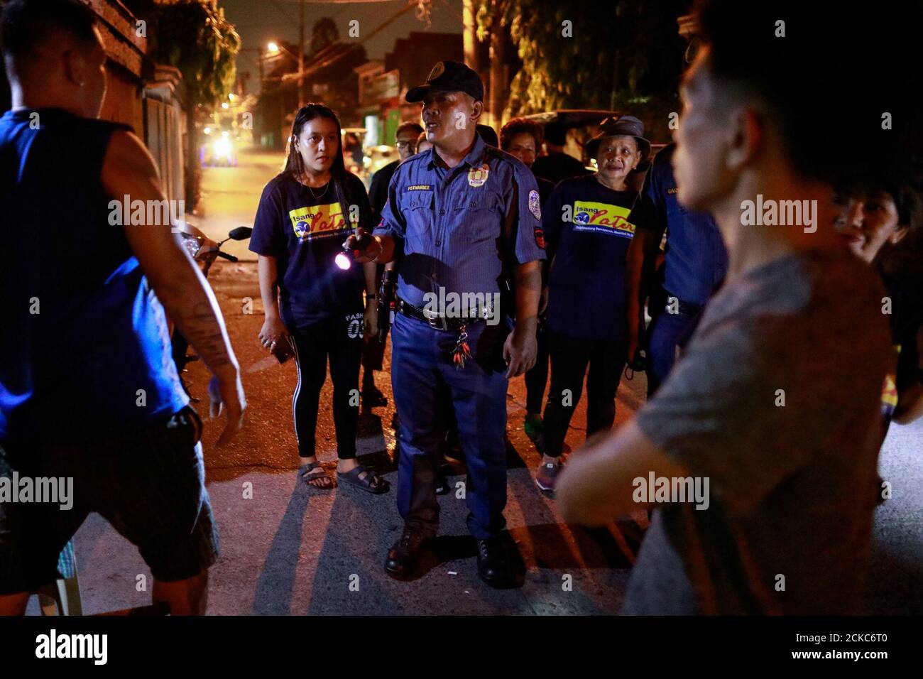 Group men in streets manila hi-res stock photography and images - Alamy