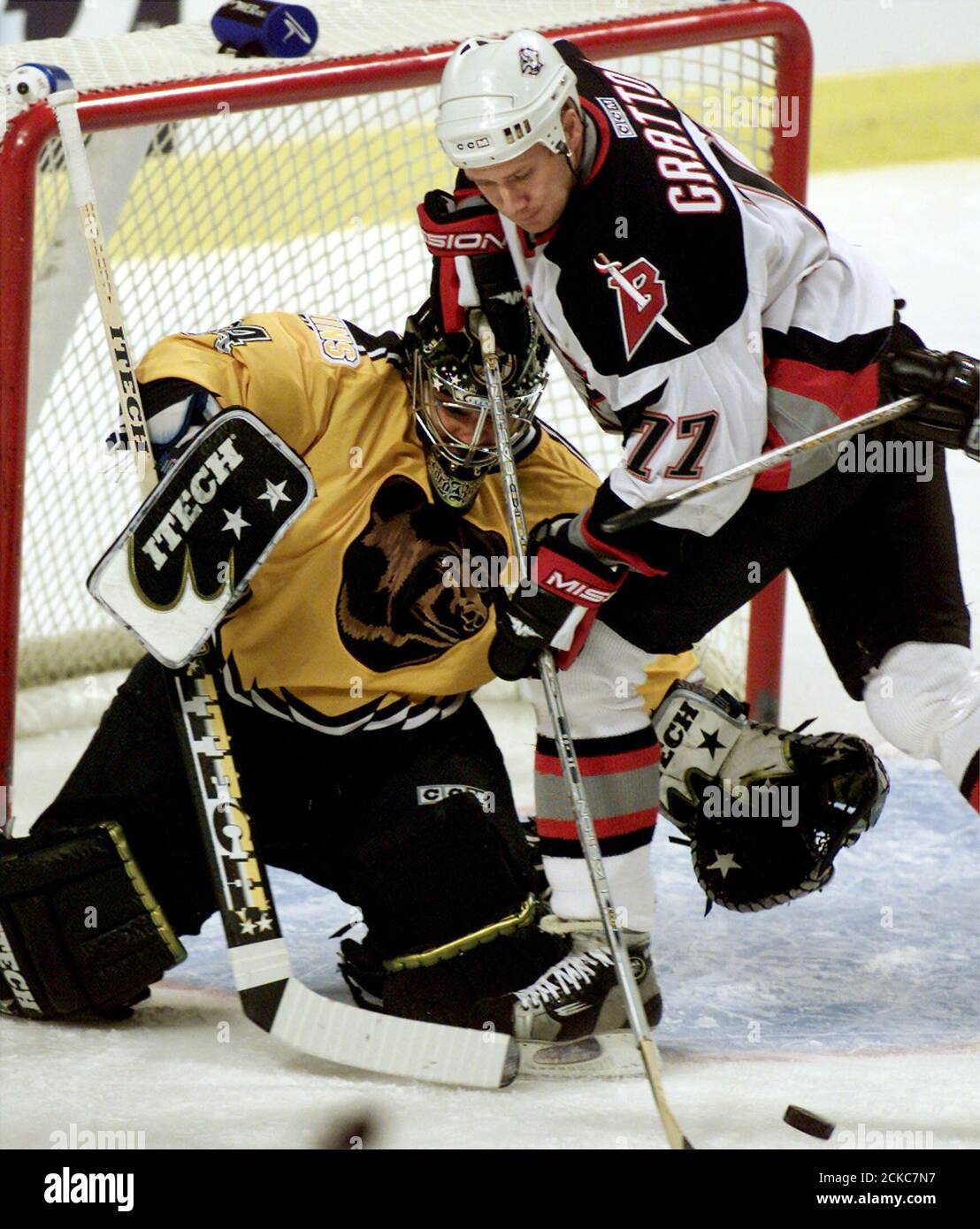 Goalie byron dafoe hi-res stock photography and images - Alamy