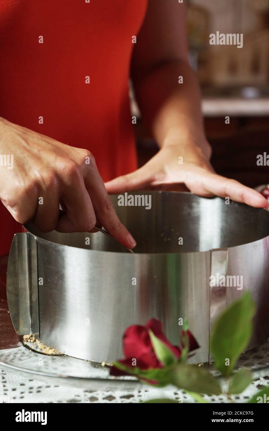 Preparing a cake at home Stock Photo - Alamy