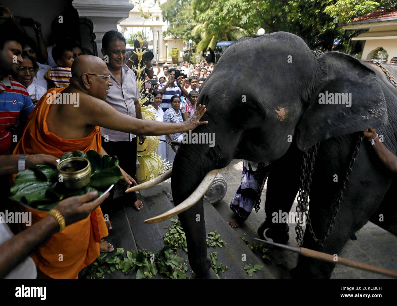 Bellanwila temple hi-res stock photography and images - Alamy