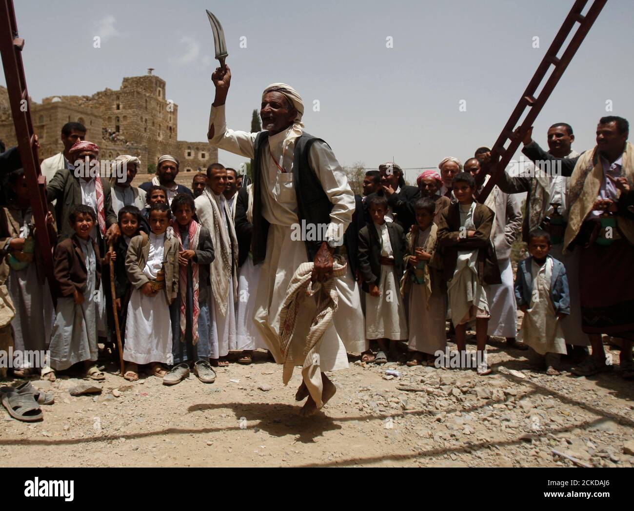 Daggers yemen hi-res stock photography and images - Alamy