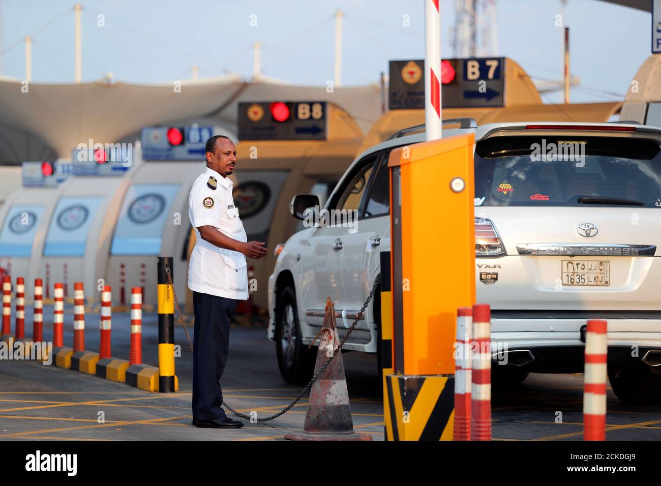 Bahrain king fahd causeway saudi hi-res stock photography and images ...