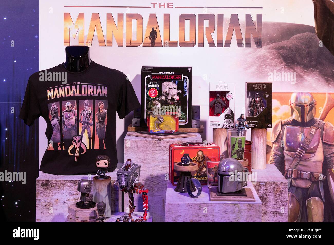 The mandalorian tv hi-res stock photography and images - Alamy