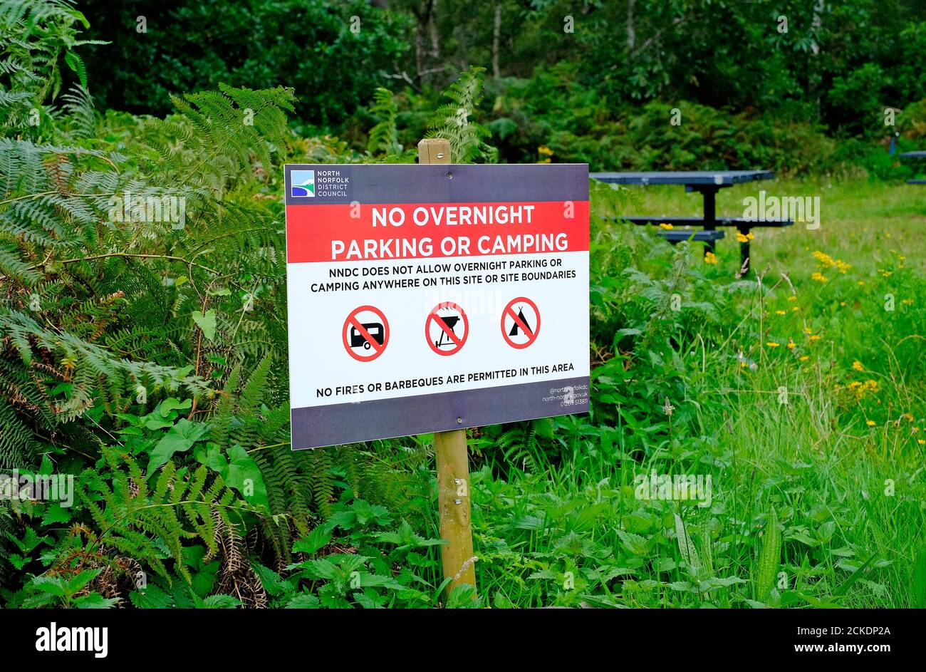 No overnight camping sign hi-res stock photography and images - Alamy