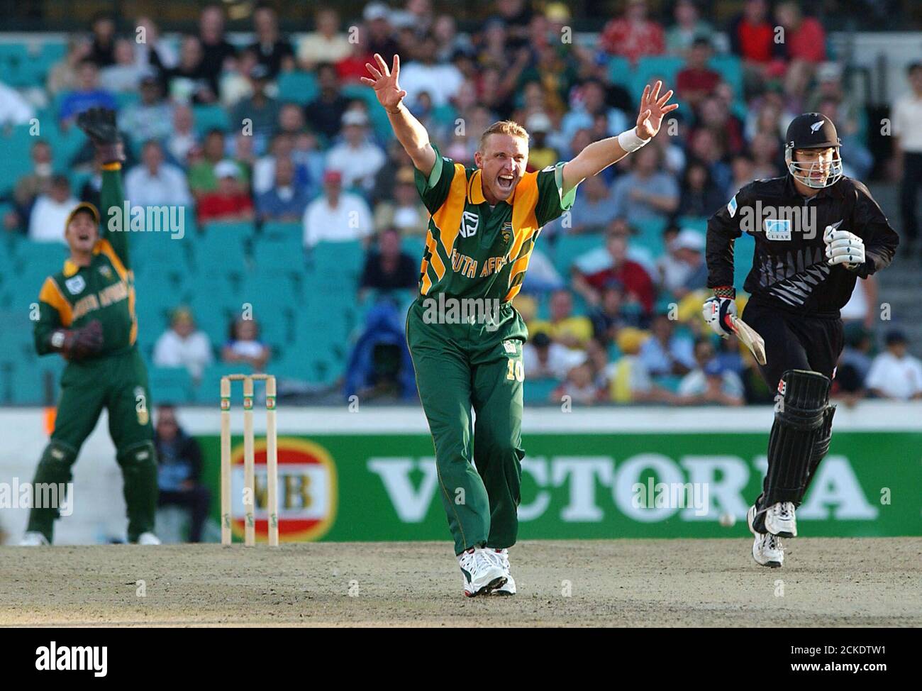 South africas allan donald takes hi-res stock photography and images ...