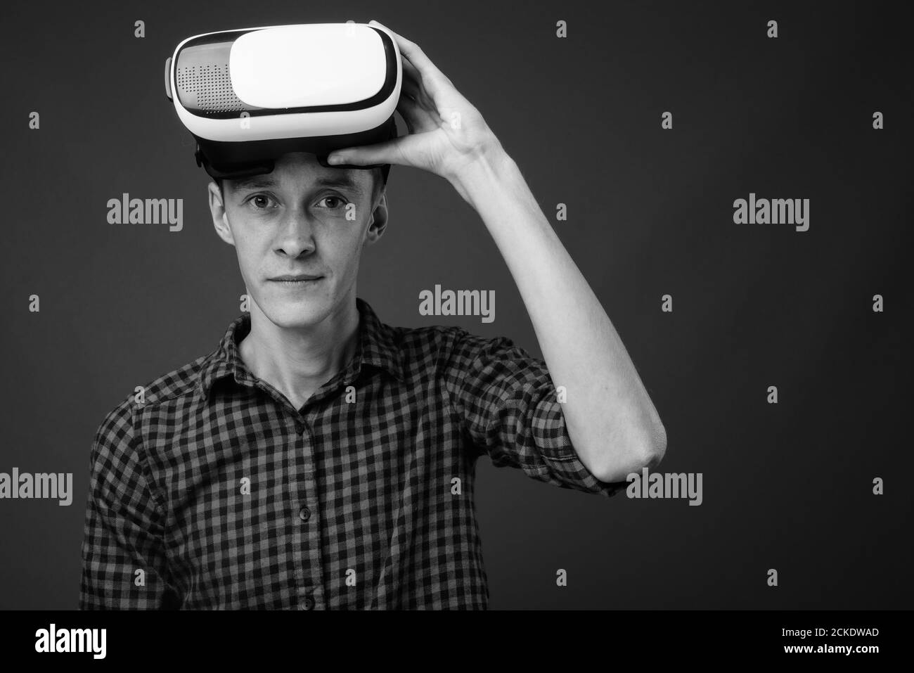 Black man using vr Black and White Stock Photos & Images - Alamy