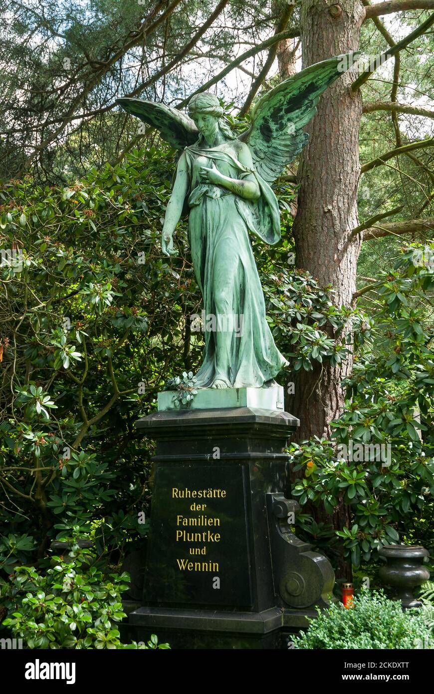 Graveyard germany hamburg hi-res stock photography and images - Alamy