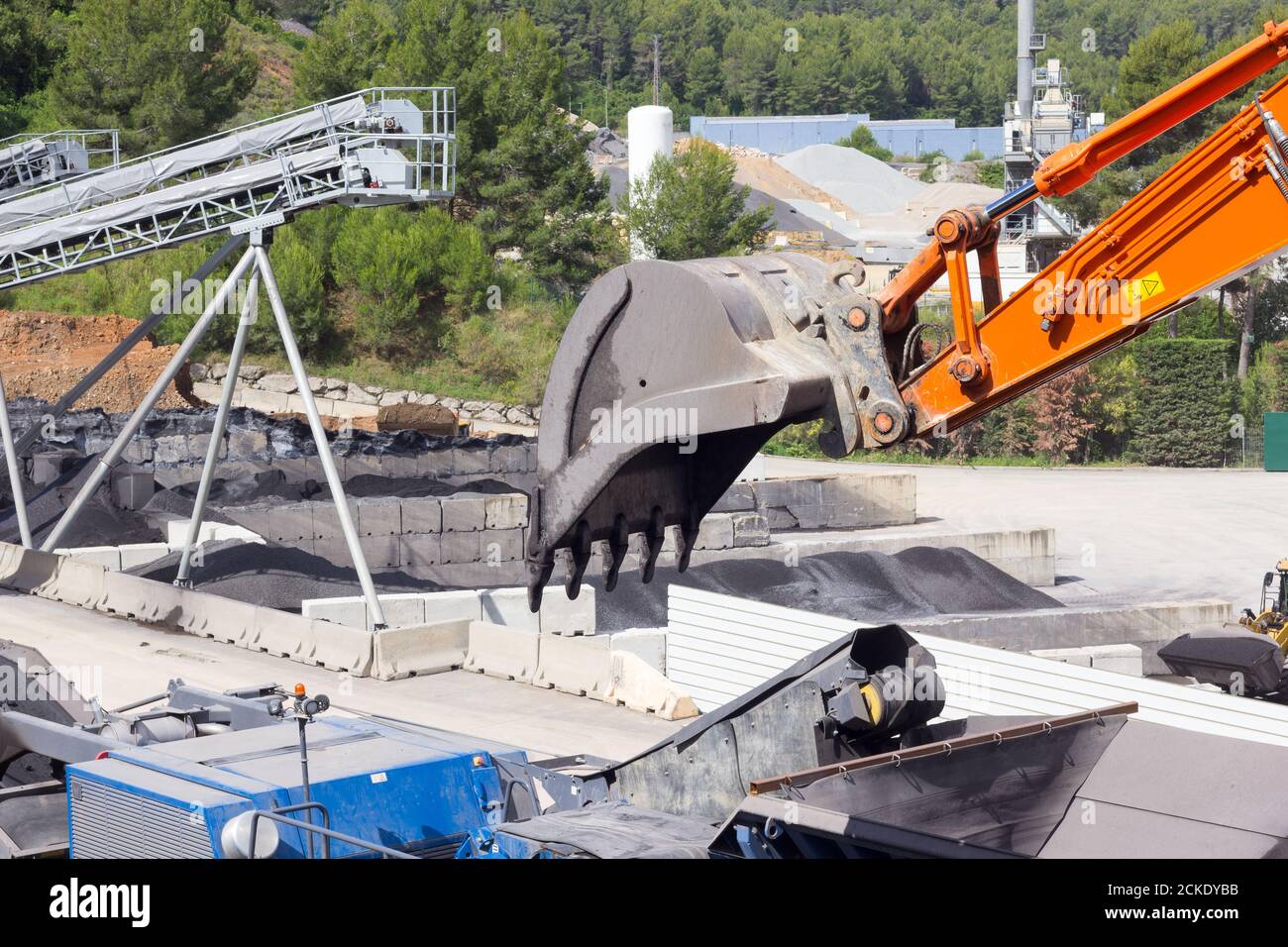 Transporting stone hi-res stock photography and images - Alamy