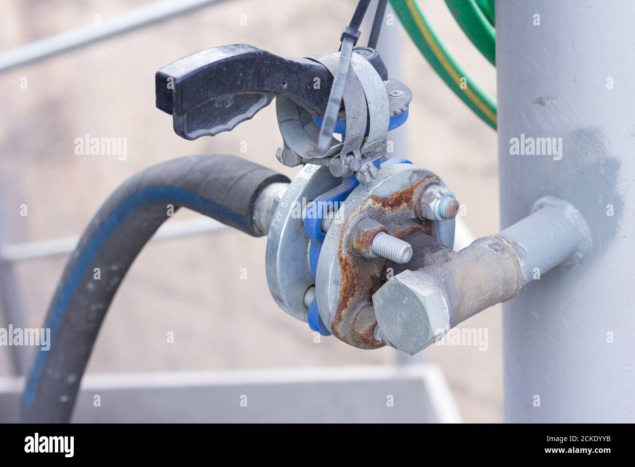 Water stopcock in an industrial facility, regulation of the flow of ...