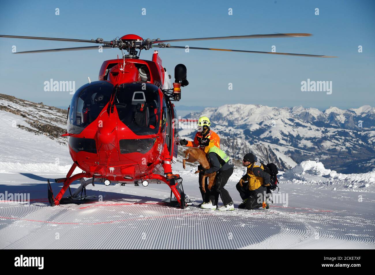 Switzerland avalanche helicopter hi-res stock photography and images ...