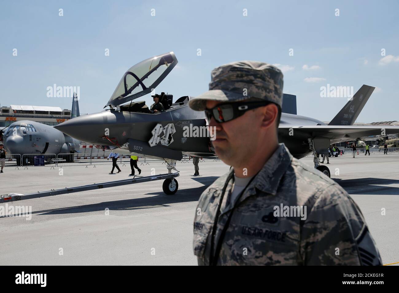 Lockheed martin f 35 2017 hi-res stock photography and images - Alamy