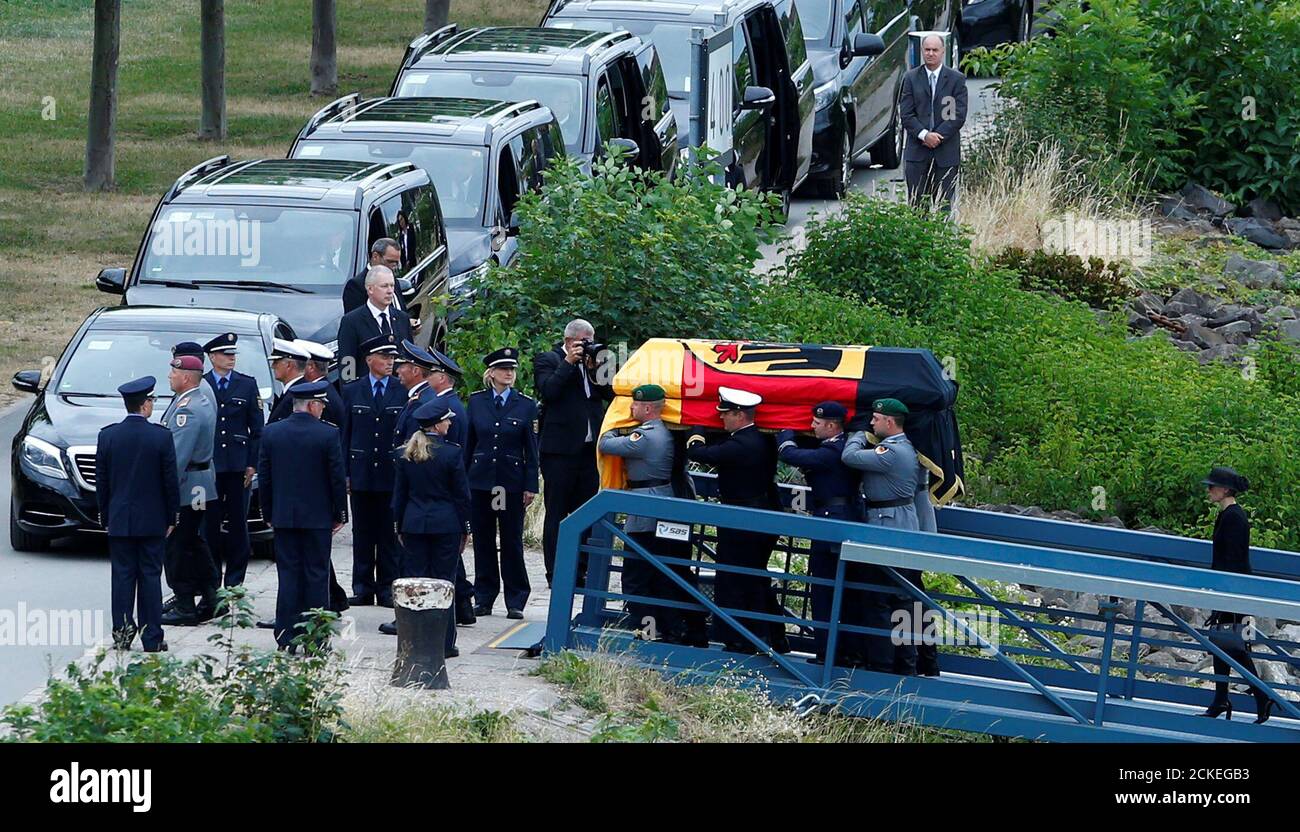 Coffin ralph hi-res stock photography and images - Alamy