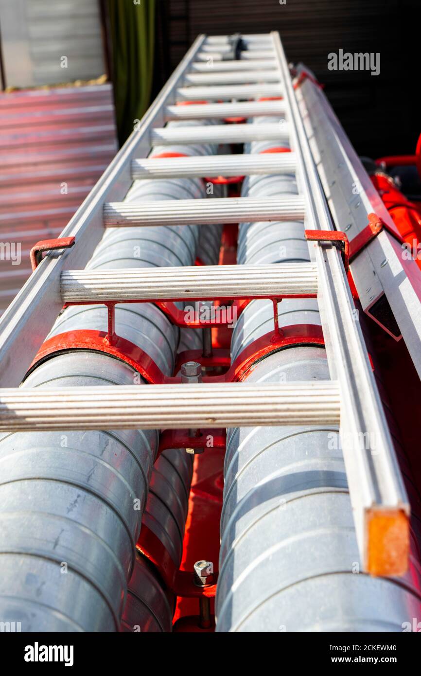 Engine mounts hi-res stock photography and images - Alamy