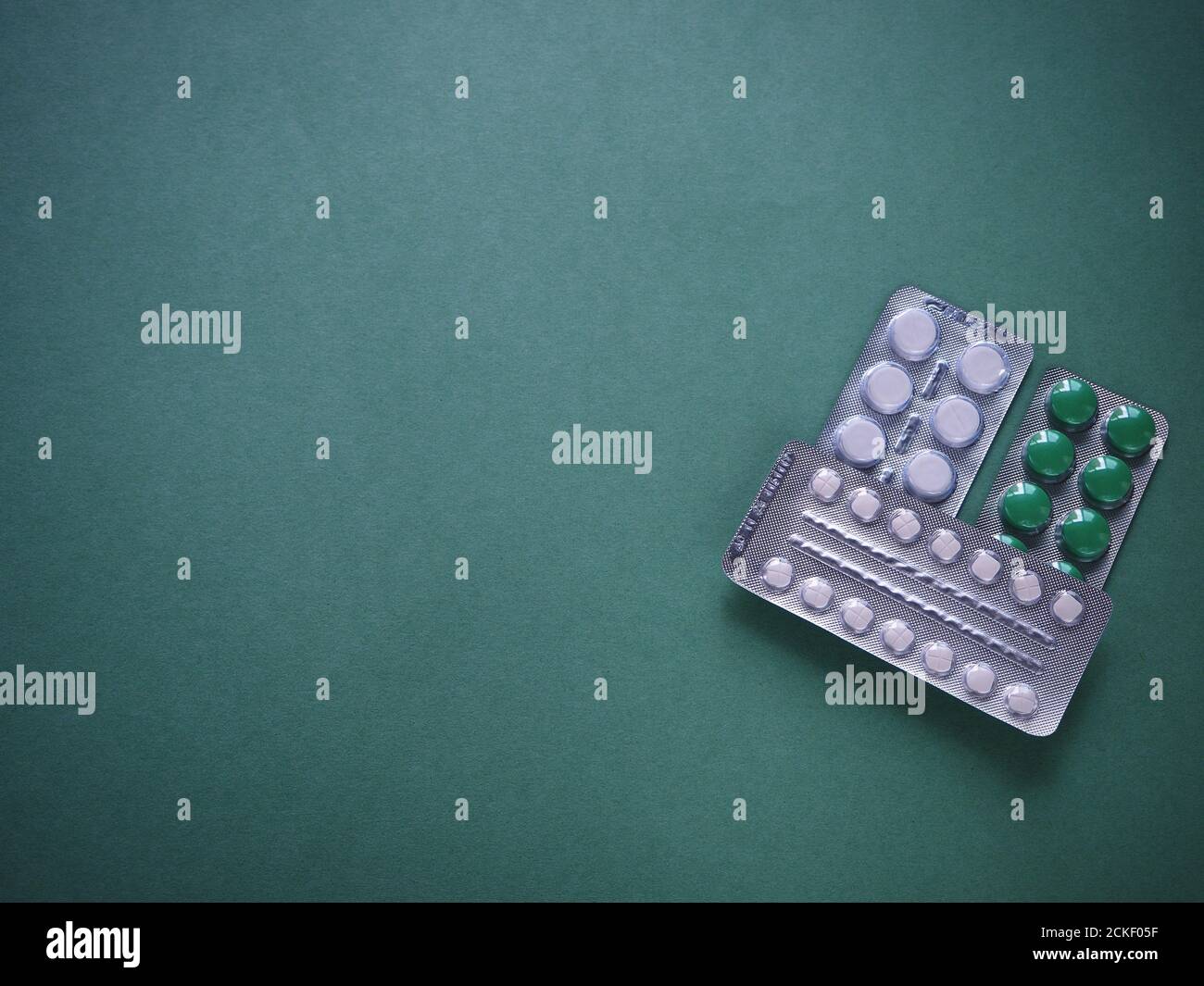 Tablets in blister packaging Stock Photo - Alamy