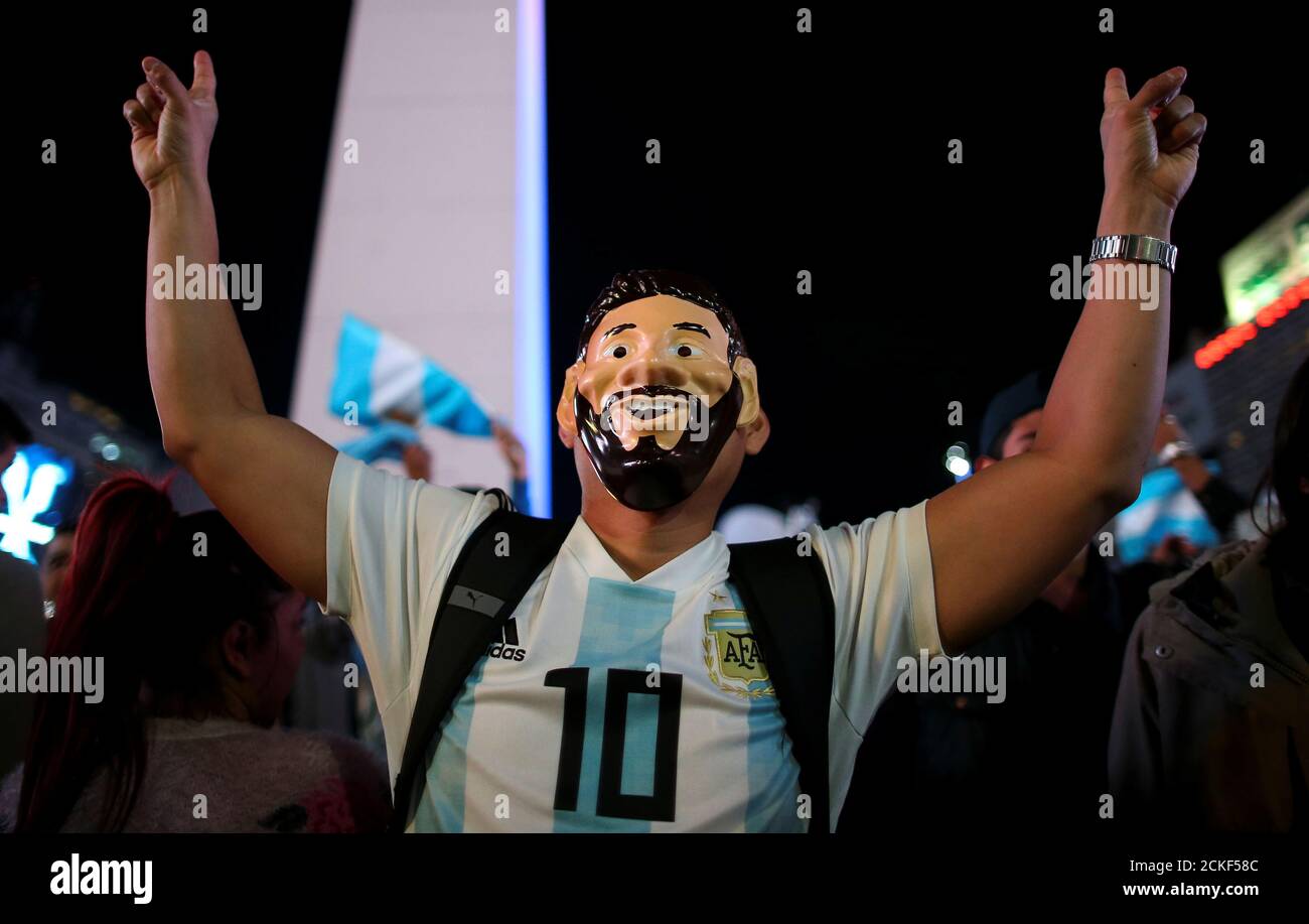 Lionel Messi Mask High Resolution Stock Photography and Images - Alamy