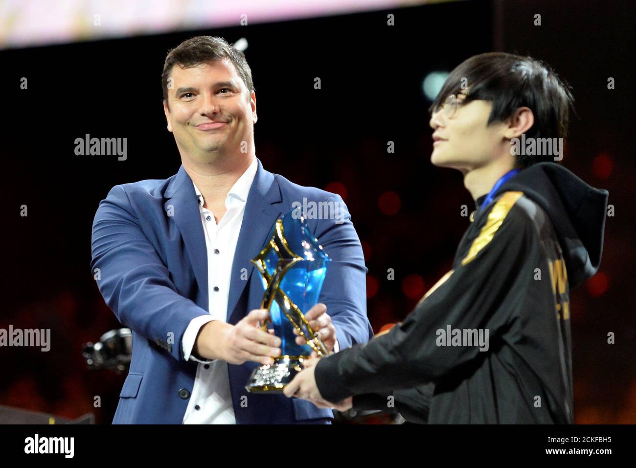 League of legends riot games hi-res stock photography and images - Alamy