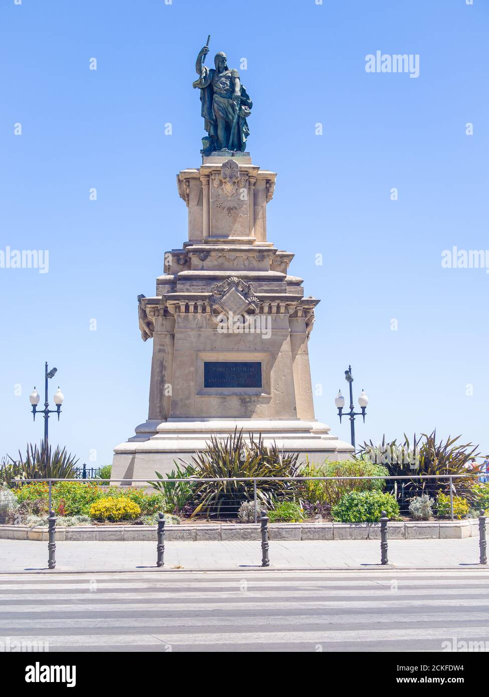 Tarragona Roger De Lauria Statue High Resolution Stock Photography and ...