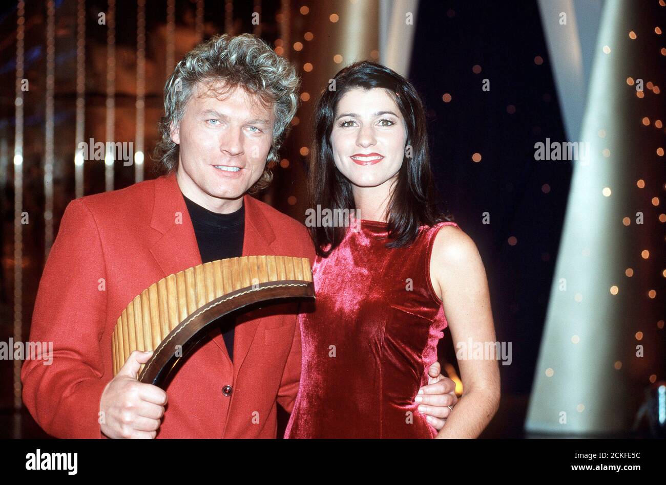 Der deutsch polinische Panflötenspieler und Komponist Edward Simoni mit ...