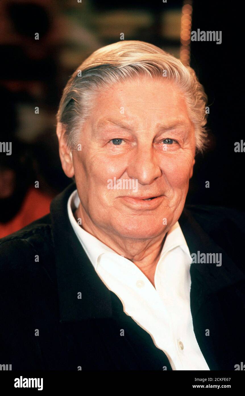 Porträt vom Schauspieler Günter Pfitzmann, 2000. Portrait of the actor ...