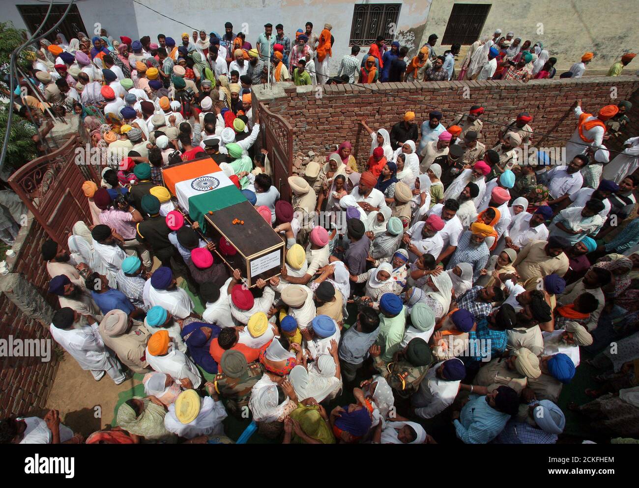 Indian Army Soldiers Carry Body High Resolution Stock Photography and ...