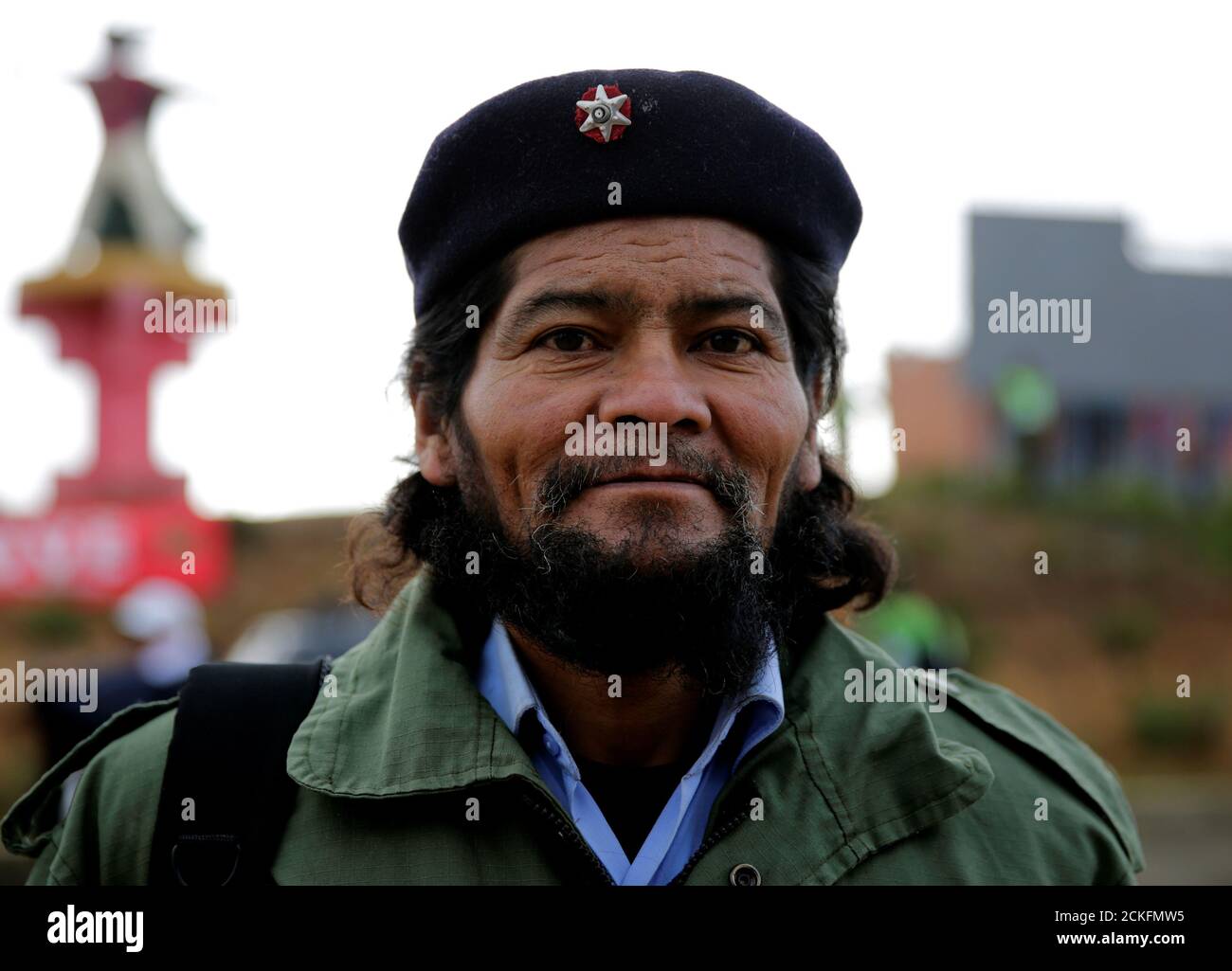 Che guevara lookalike hi-res stock photography and images - Alamy