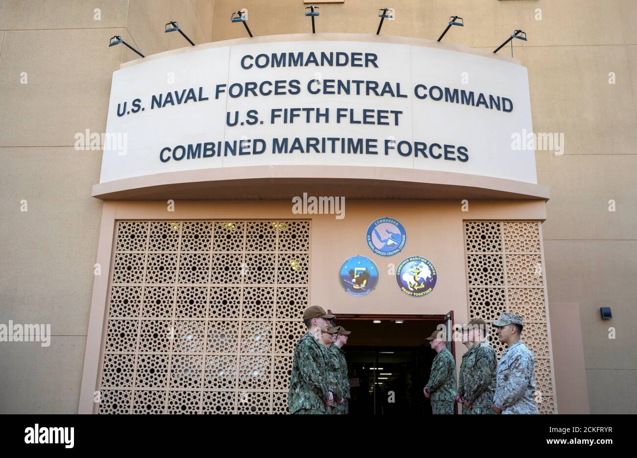 Us navy personnel hi-res stock photography and images - Alamy