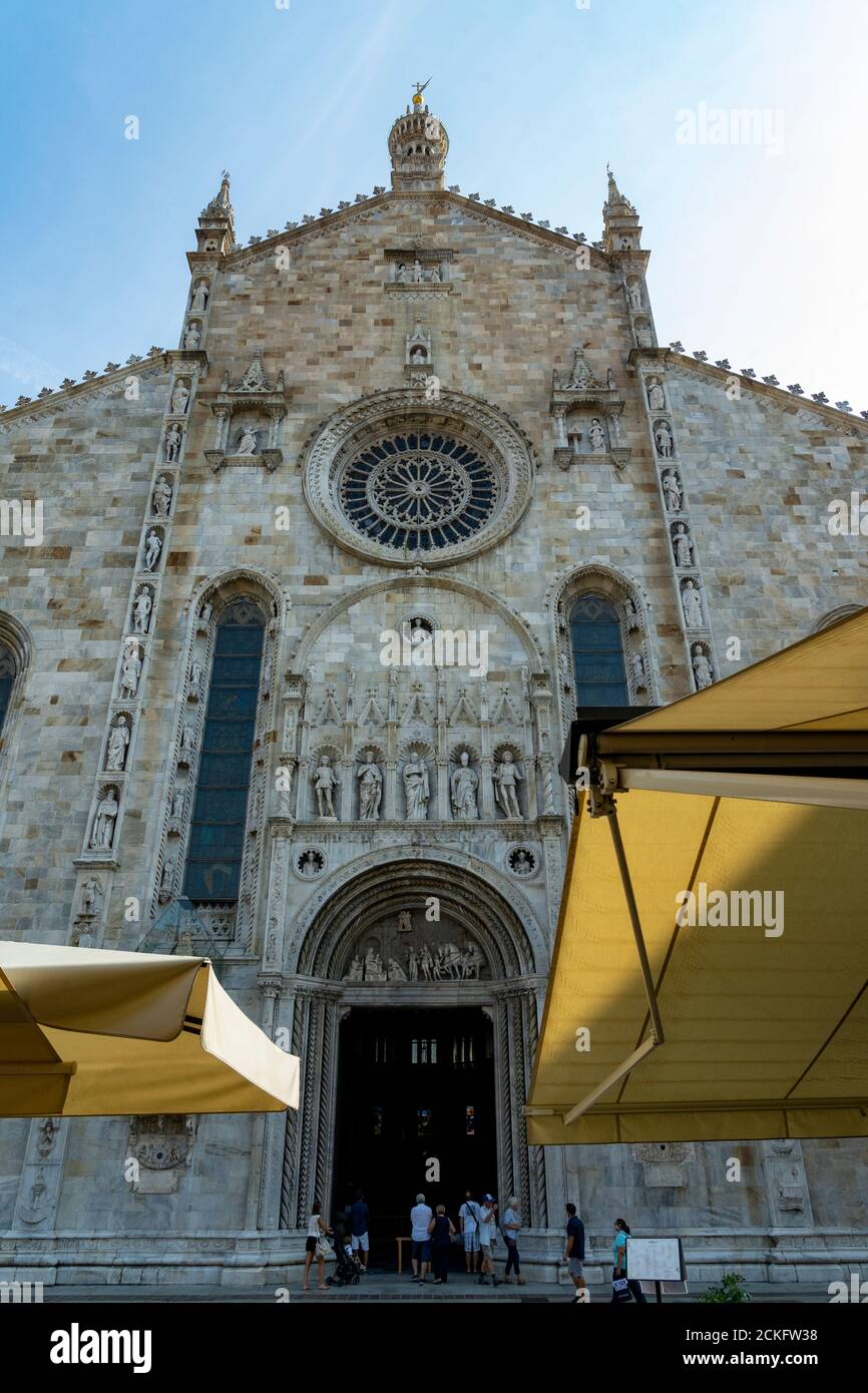 Como cathedral sculpture hi-res stock photography and images - Alamy