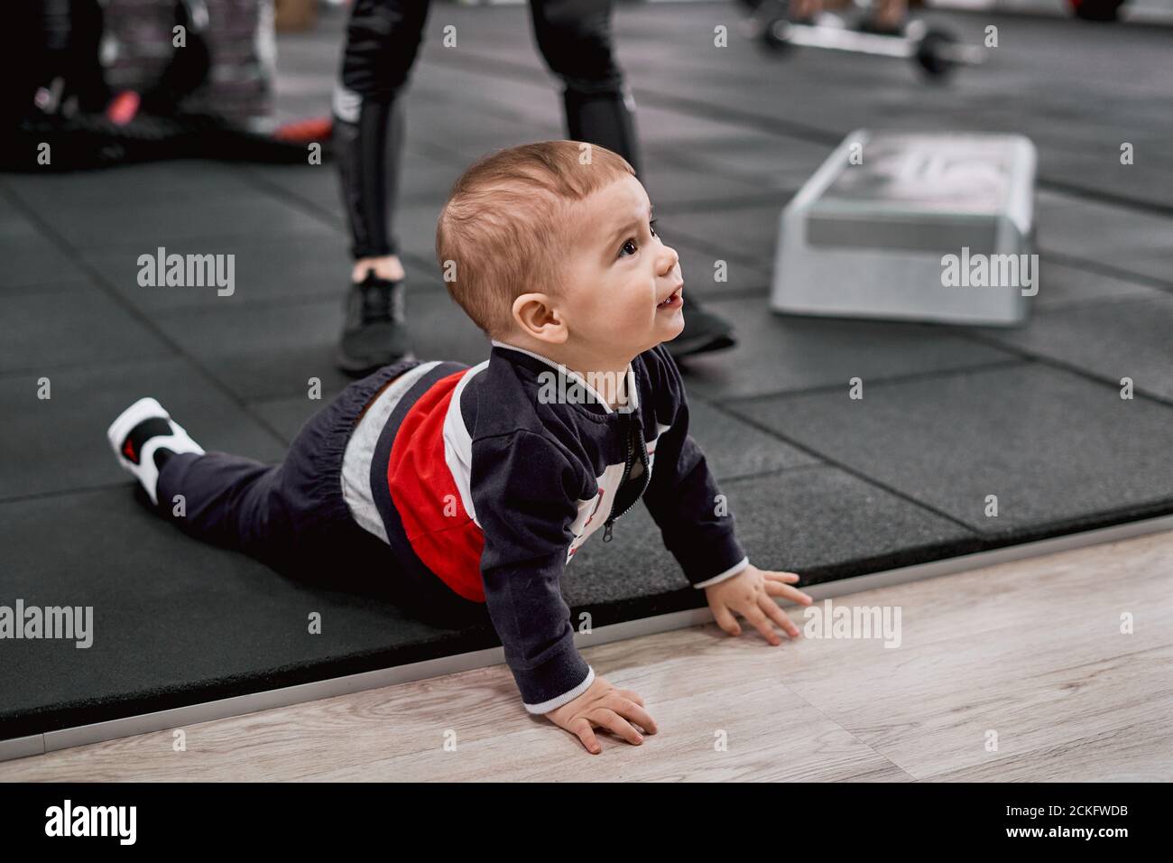 Kid crawling hi-res stock photography and images - Alamy