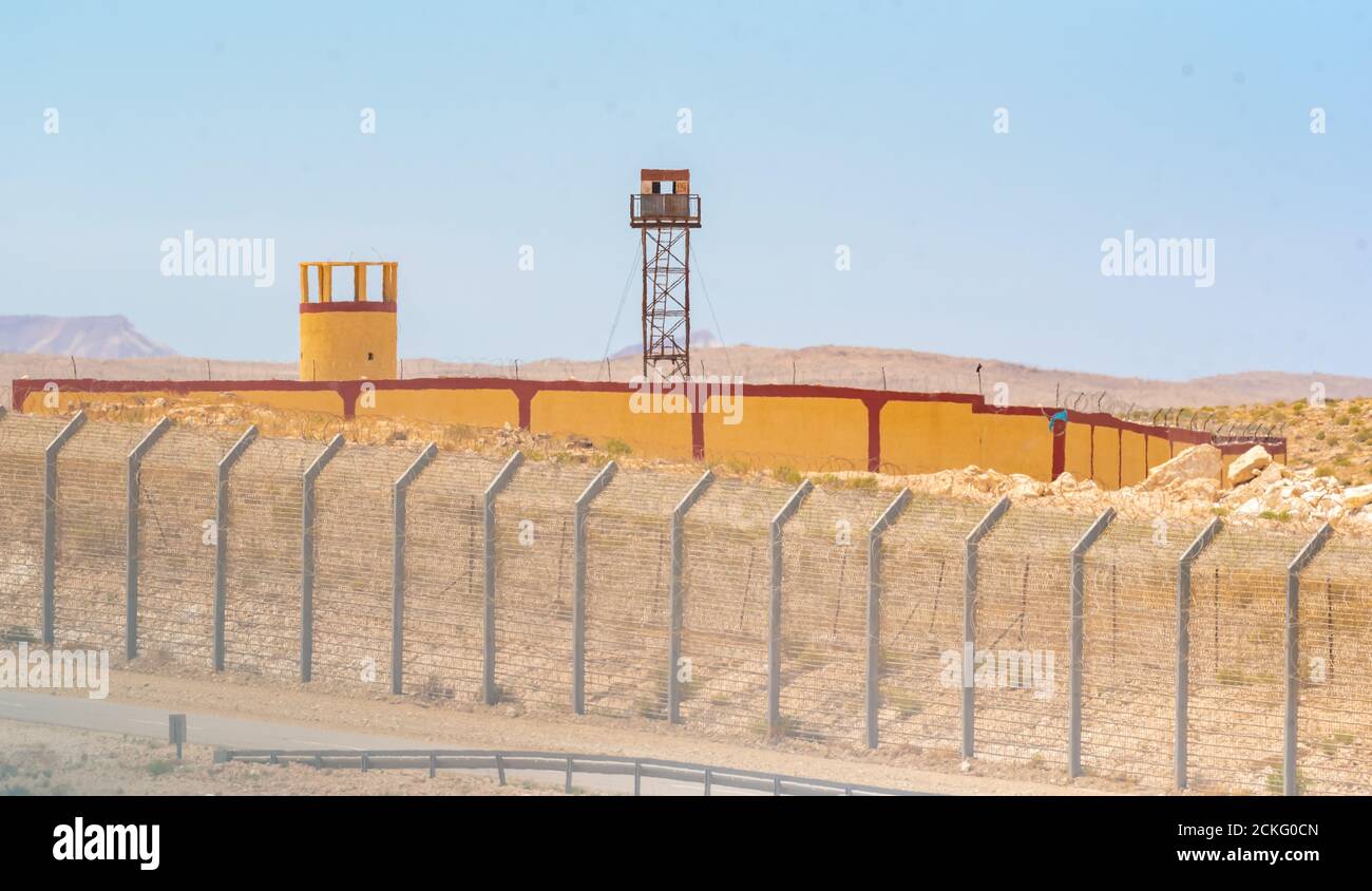 Israel security fence hi-res stock photography and images - Alamy