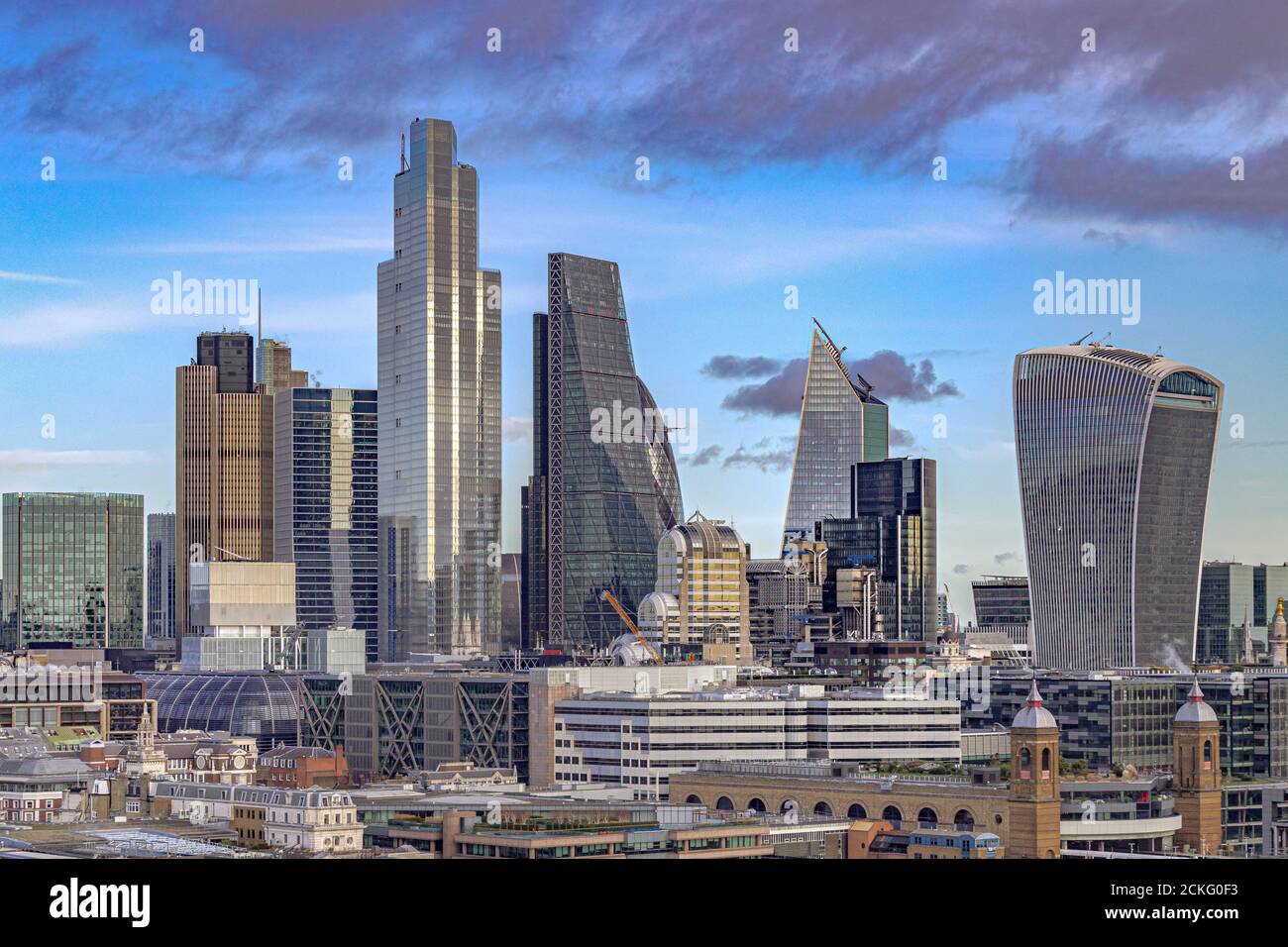 Glass towers in the city of london hi-res stock photography and images ...
