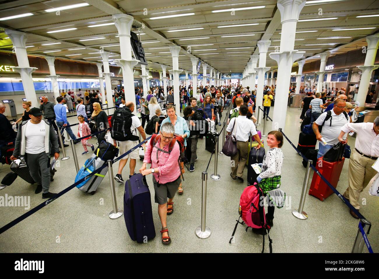 Eurostar queue hi-res stock photography and images - Alamy