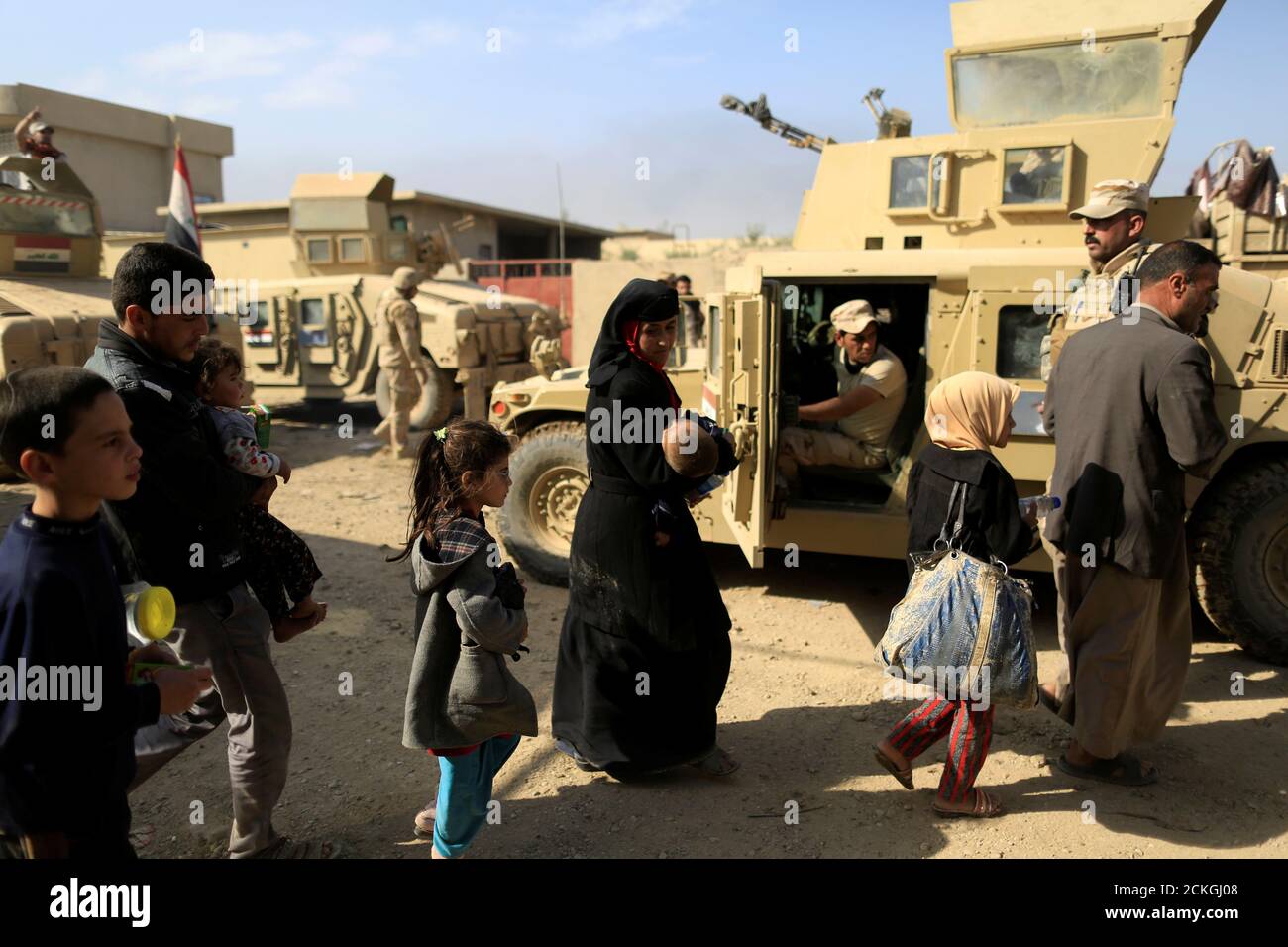 People humvee military hi-res stock photography and images - Alamy