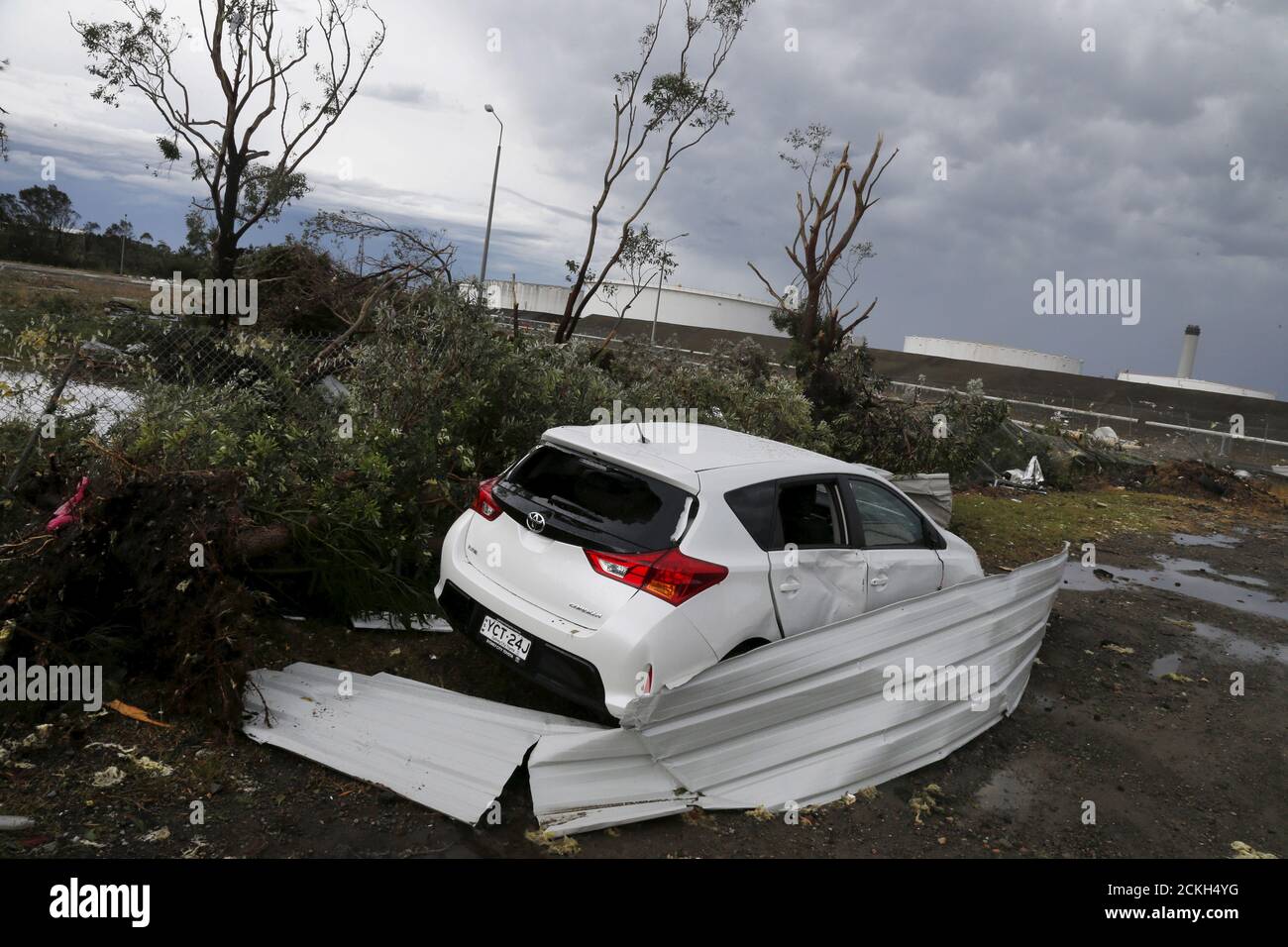 Smashed roof hi-res stock photography and images - Alamy