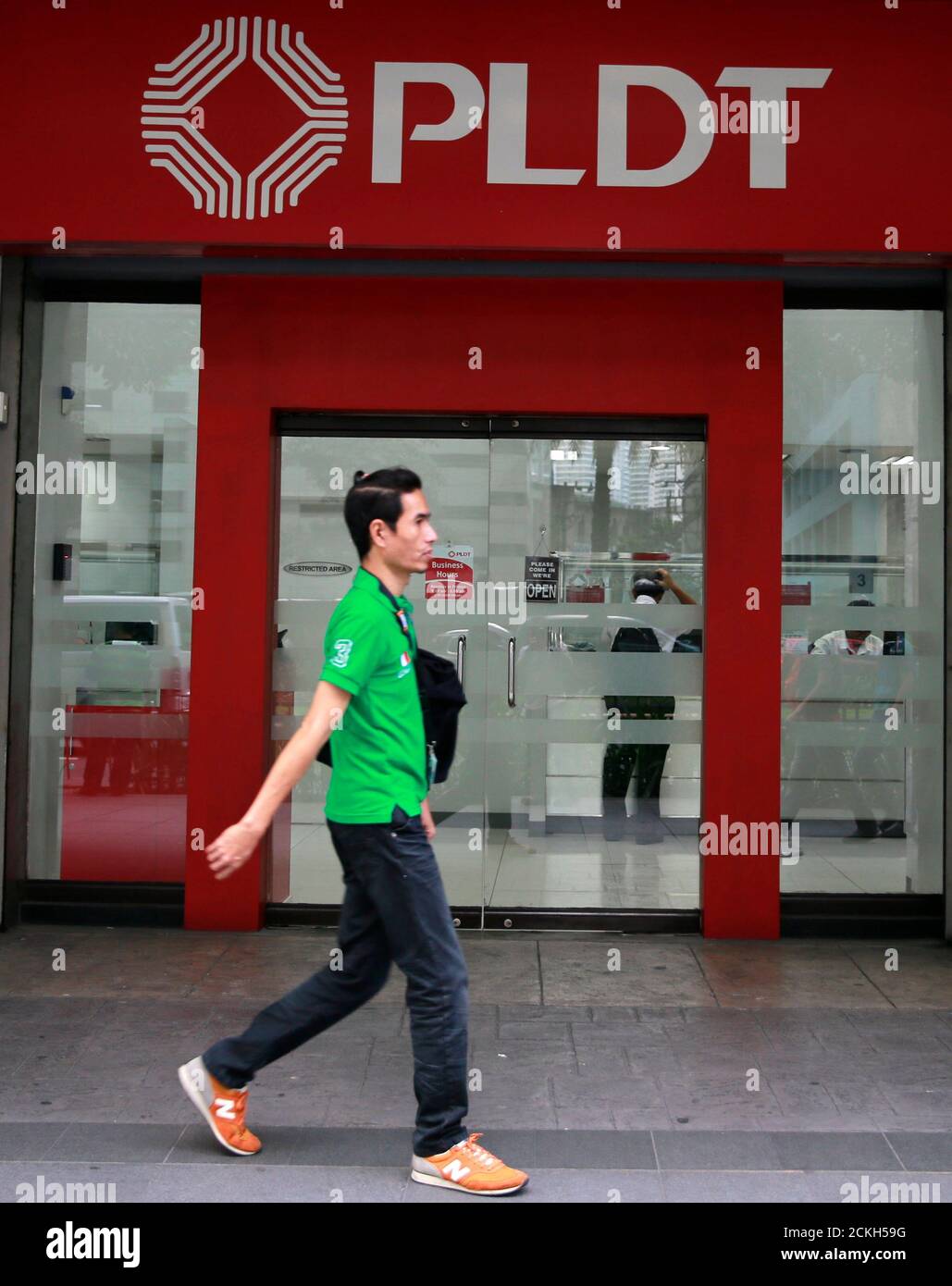 Pldt hi-res stock photography and images - Alamy