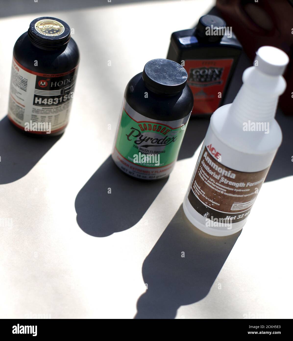 Police explosive training hi-res stock photography and images - Alamy