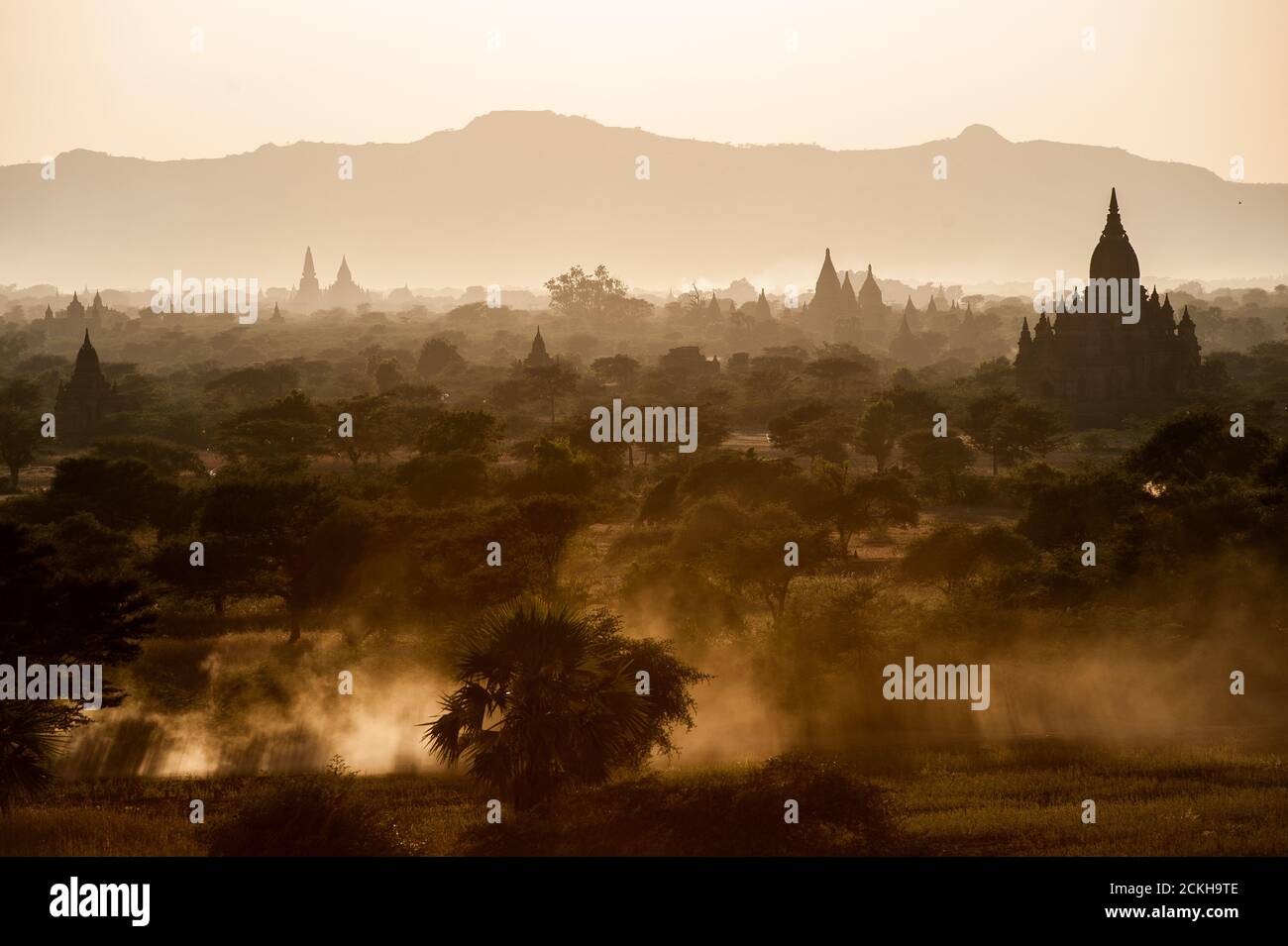 Myanmar sightseeing hi-res stock photography and images - Alamy