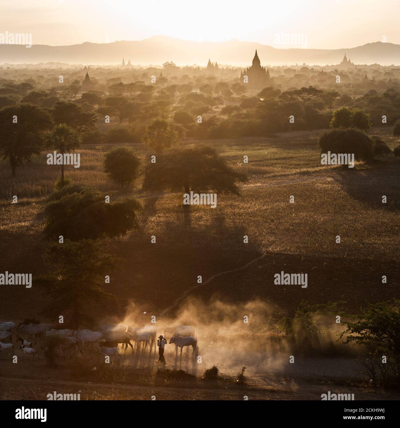 Myanmar sightseeing hi-res stock photography and images - Alamy