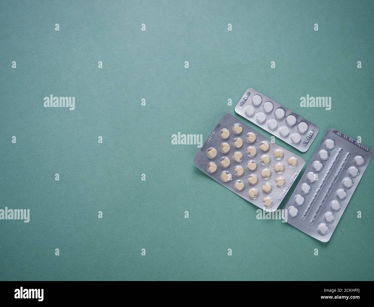 Tablets in blister packaging Stock Photo - Alamy