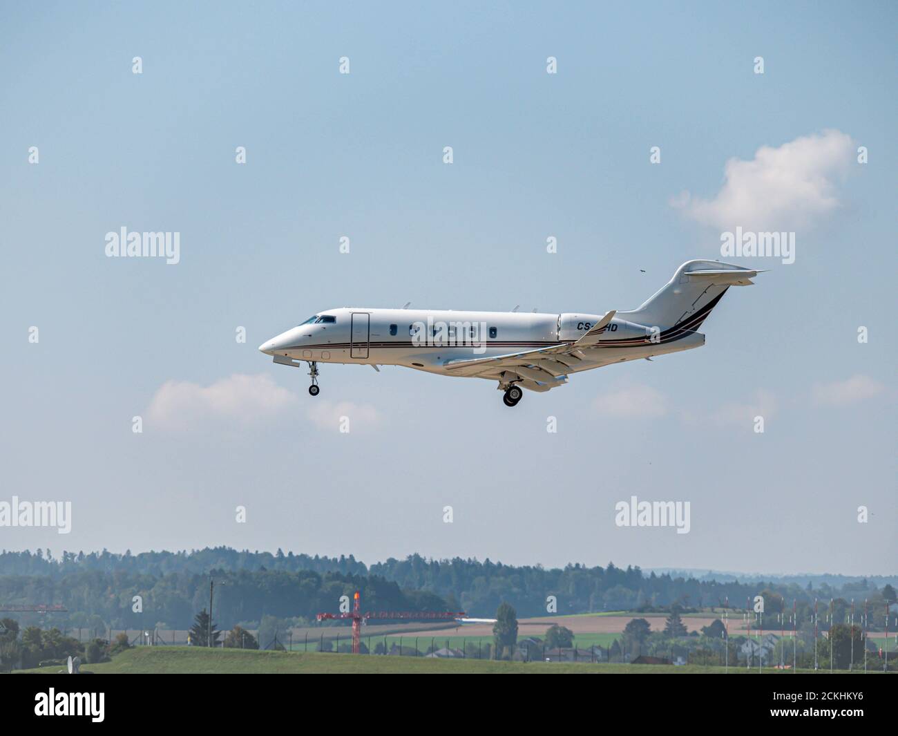 Plane Landing / Take-off Stock Photo - Alamy