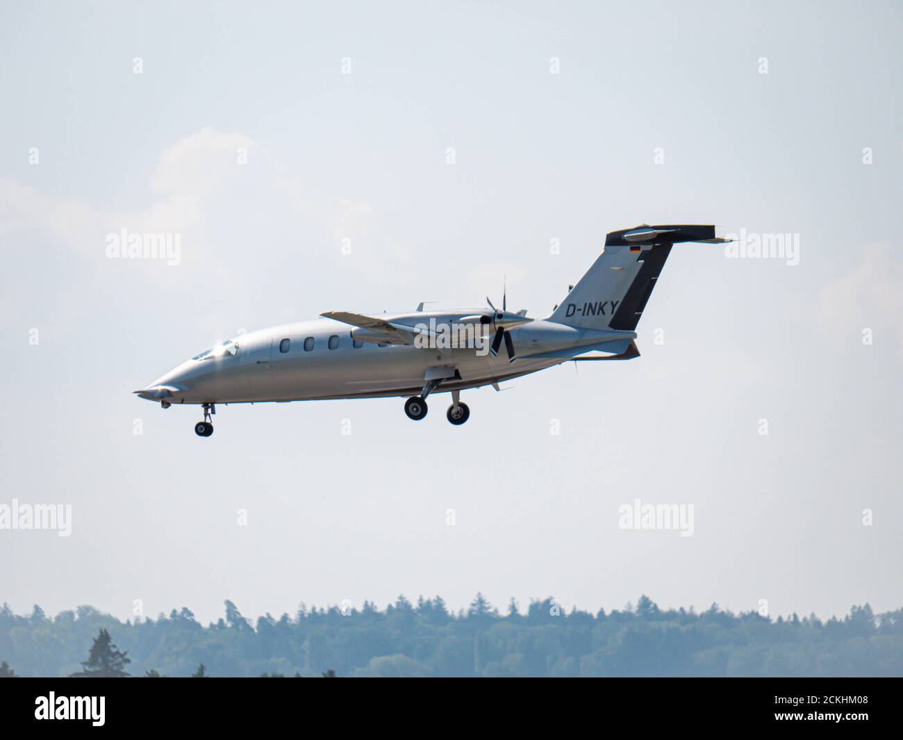Plane Landing / Take-off Stock Photo - Alamy