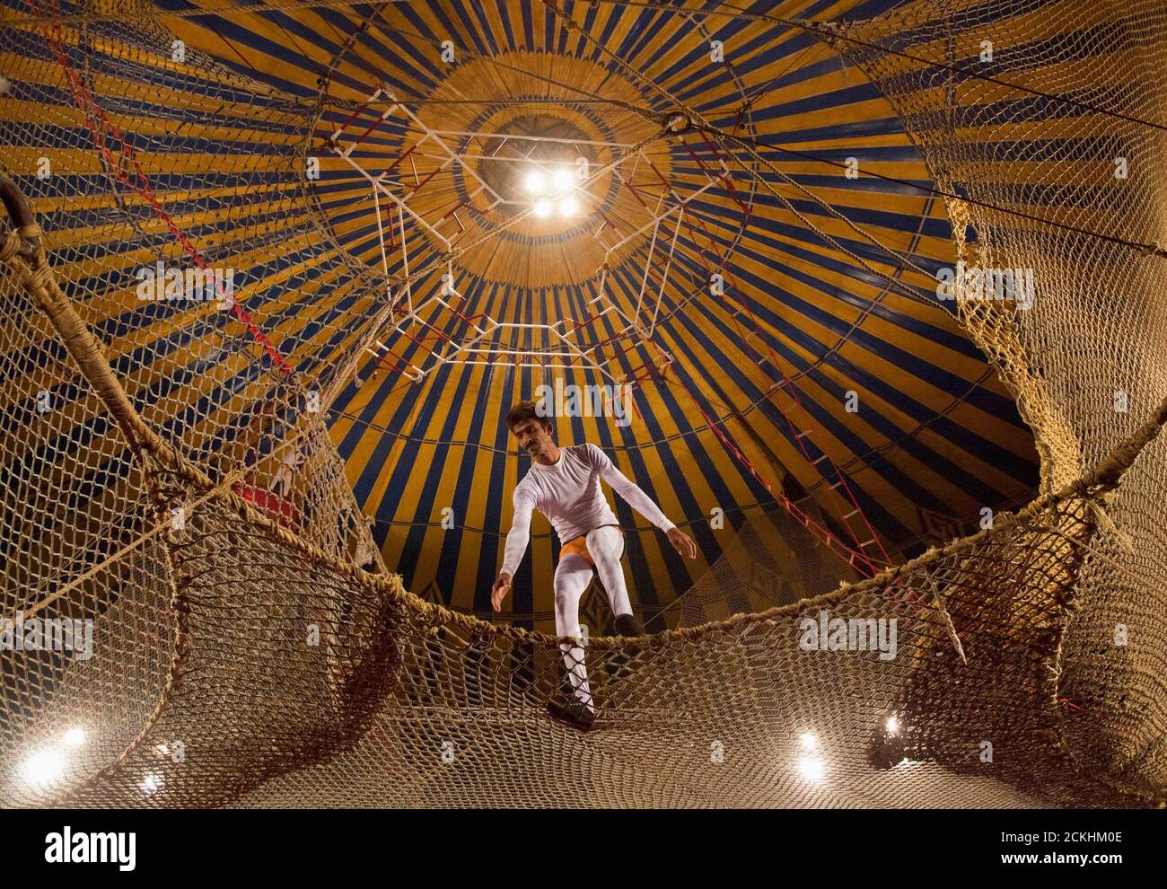 Acrobat fire hi-res stock photography and images - Alamy