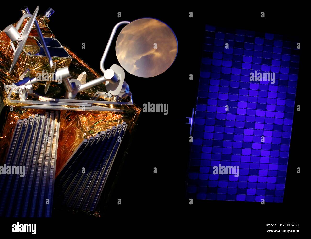 Oneweb satellite hi-res stock photography and images - Alamy