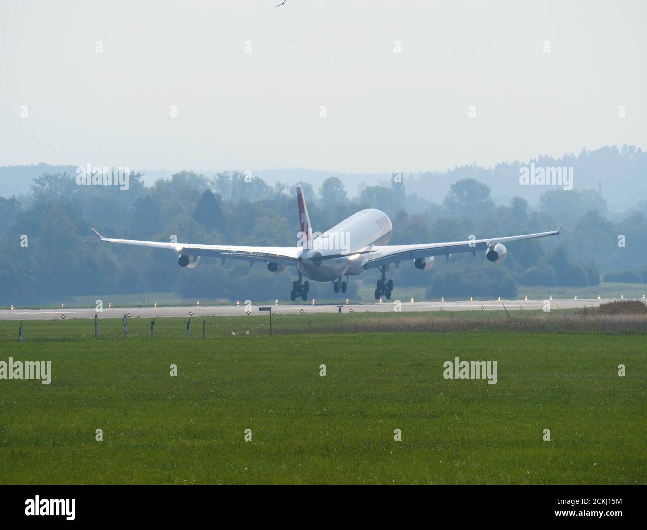 Plane Landing / Take-off Stock Photo - Alamy