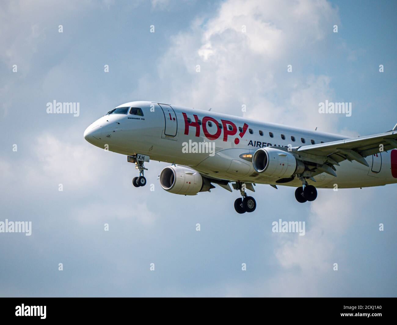 Plane Landing / Take-off Stock Photo - Alamy